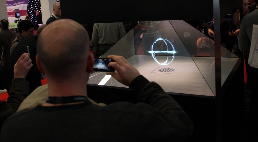 360 Degree 3D Pyramid Hologram Display Showcase / Clear 3D Hologram ...