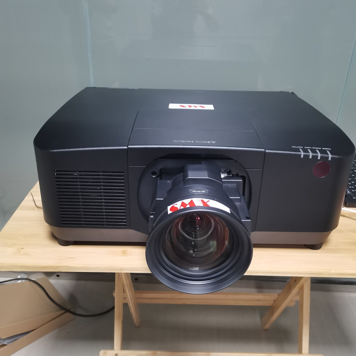SMX High Contrast WUXGA 20000 Lumens 3LCD Laser Projector 3D Mapping Beamer
